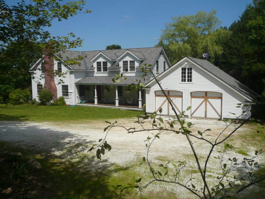 Explore the Colonial Farmhouse Vermont - TIMELESS ARCHITECTURE